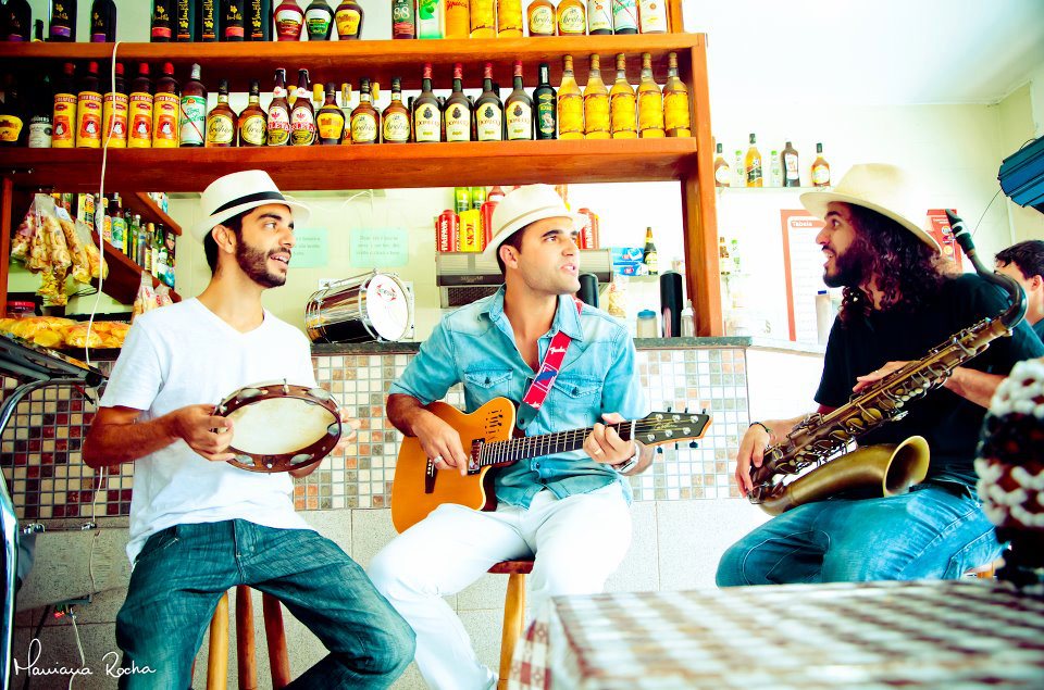Trio Chutando o Balde aquece o domingo na Cervejaria Bohemia – ACONTECE ...